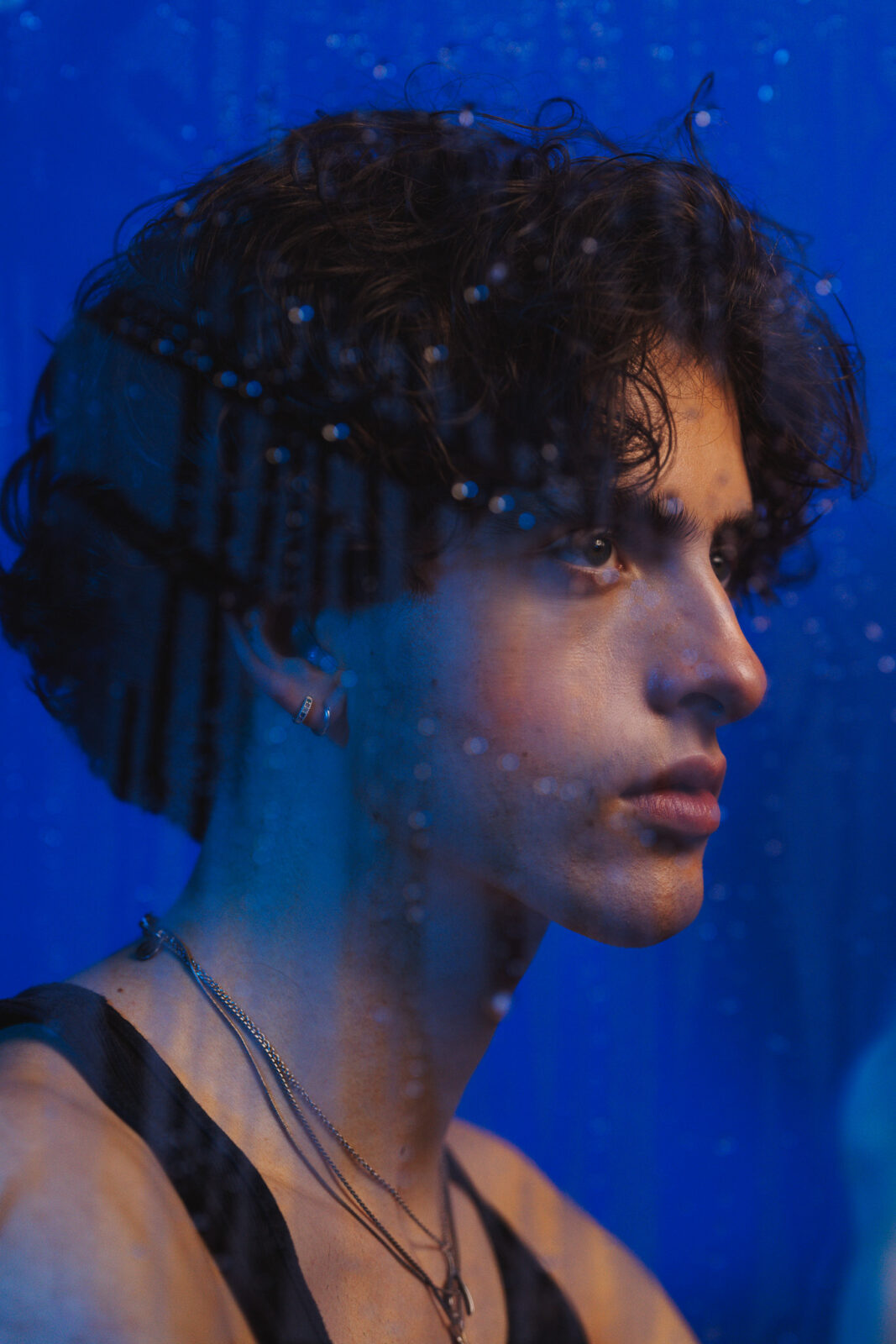 Editorial Portraits with Water Droplets | Showit Blog