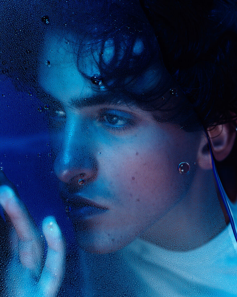 Editorial Portraits with Water Droplets | Showit Blog
